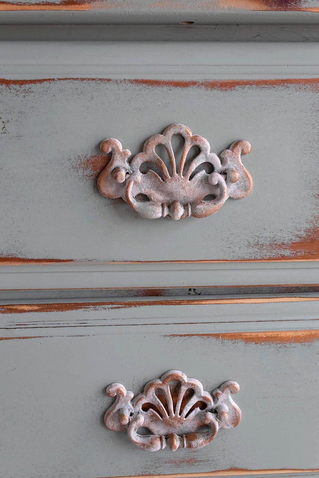 Classic, EASY Distressing Technique – Nooks In Bloom