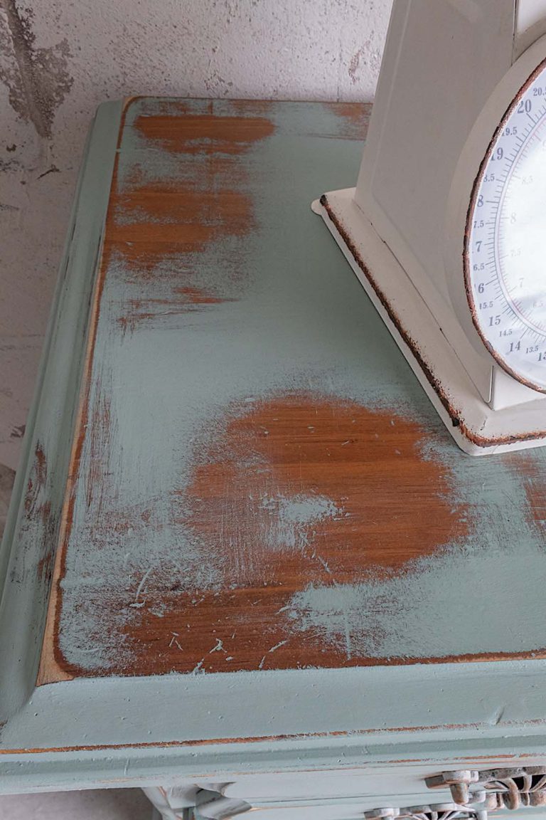 Classic, EASY Distressing Technique – Nooks In Bloom