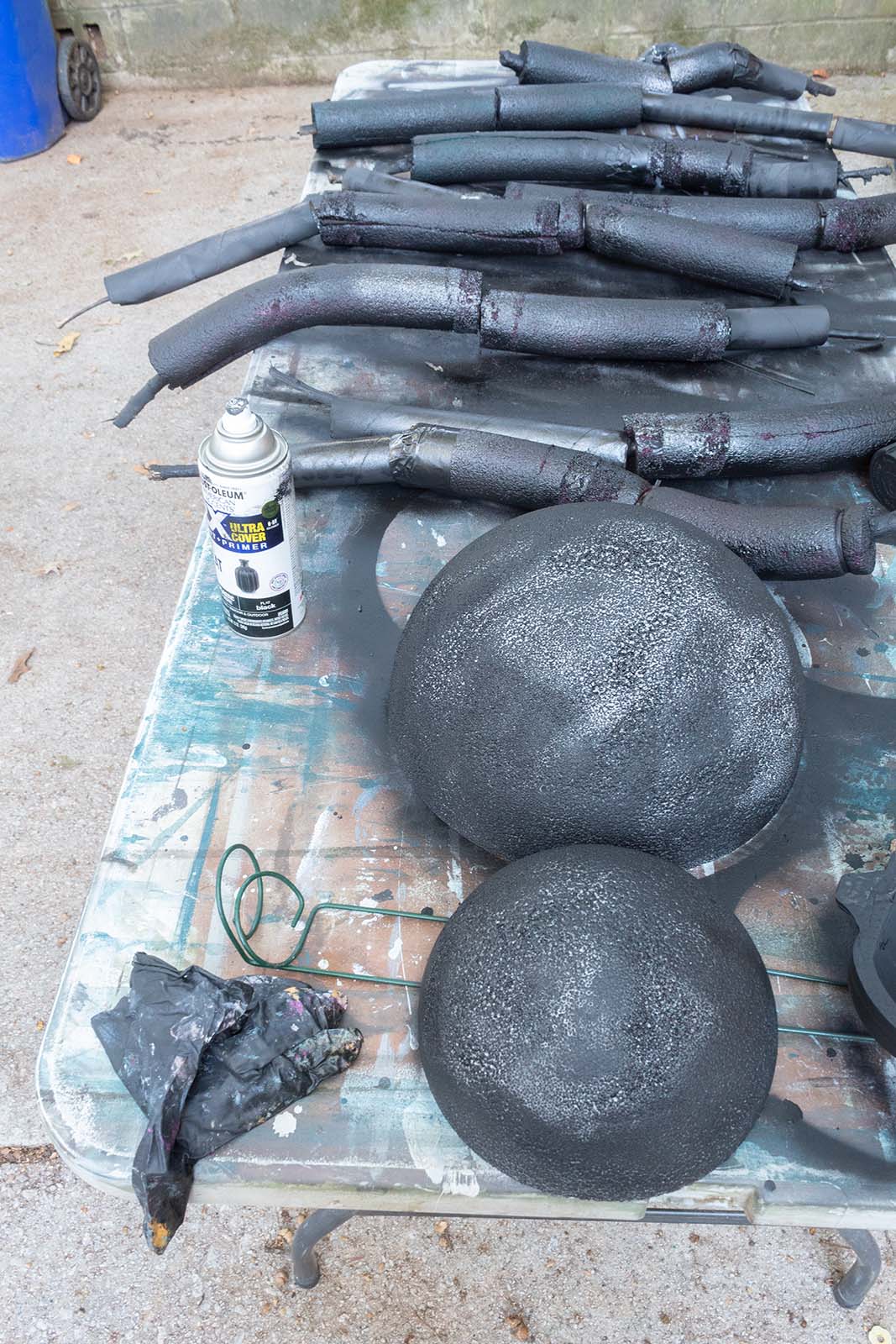 How to Make a Giant Spider | Halloween Decor – Nooks In Bloom