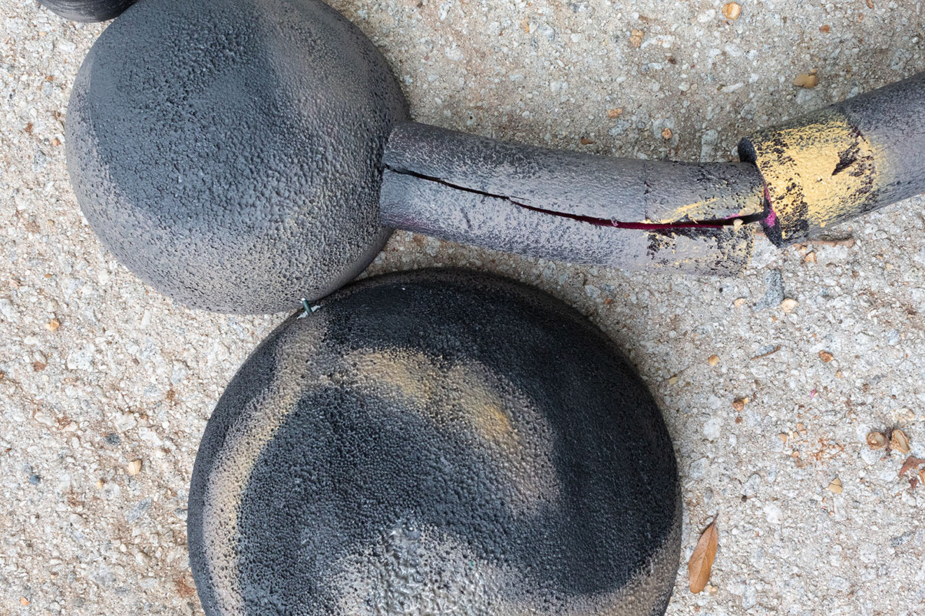 How to Make a Giant Spider | Halloween Decor – Nooks In Bloom